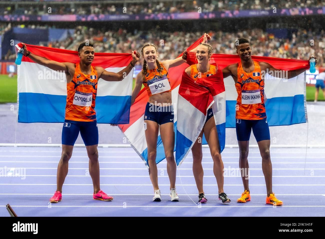 Team Netherlands clebrates winning the gold in the Mixed 4 × 400 meters ...