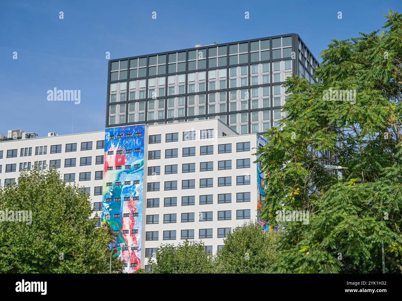 Office building cube deutsche hi-res stock photography and images - Alamy