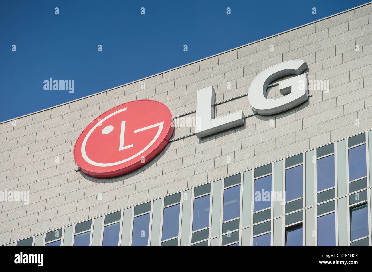 Alfred herrhausen allee hi-res stock photography and images - Alamy
