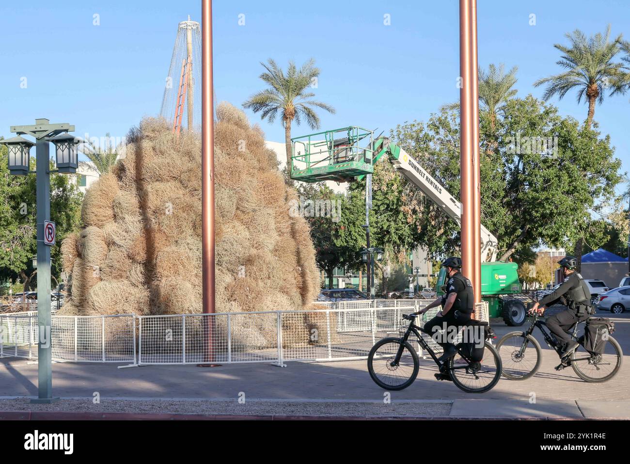 Tumbleweed christmas tree hi-res stock photography and images - Alamy