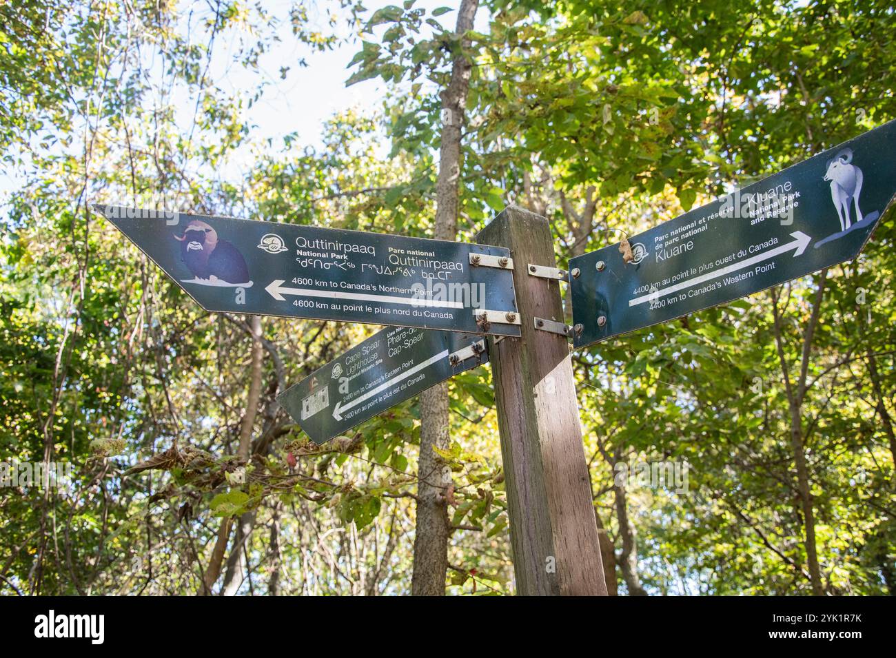 Directional signs to Parks Canada 4 Corners parks at Tip Exhibit at ...