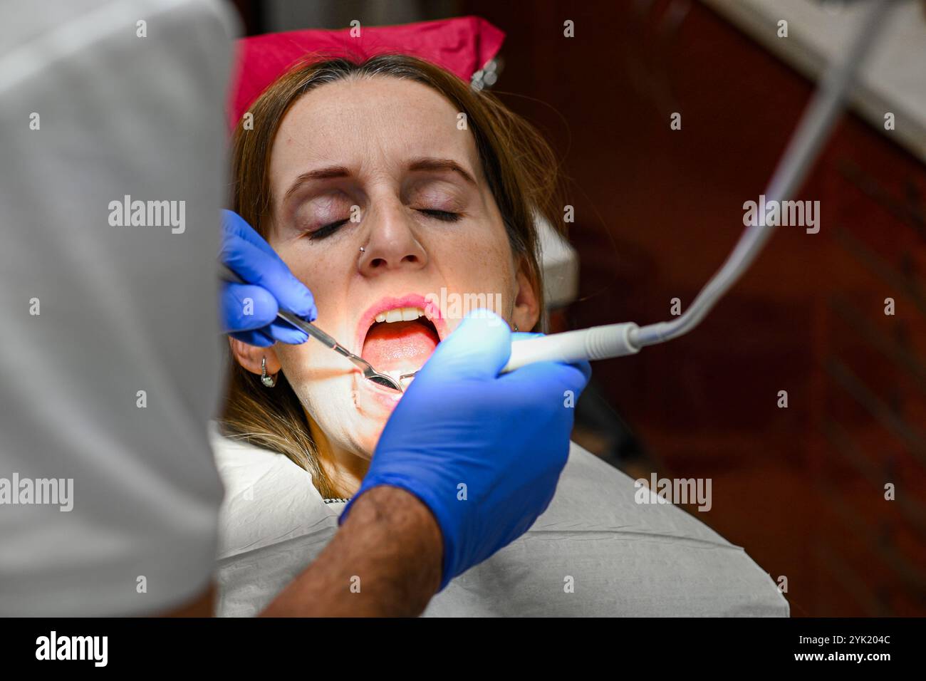 Teeth examination tools hi-res stock photography and images - Alamy