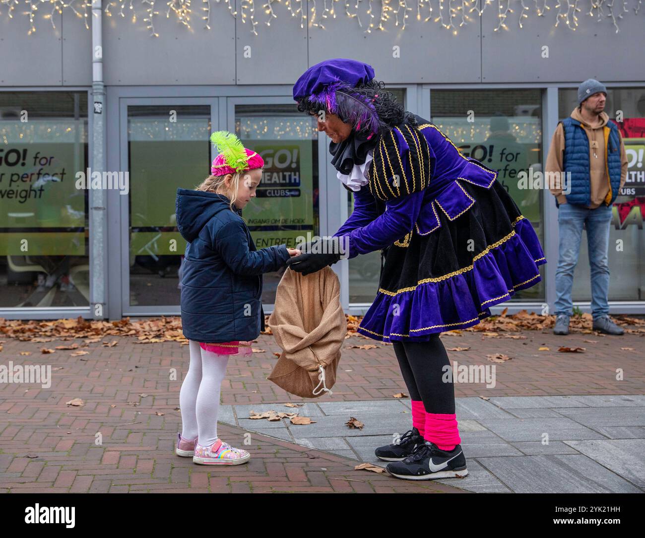 Sinterklaas arrival in Vlaardingen, Netherland A Zwarte Piet in a ...