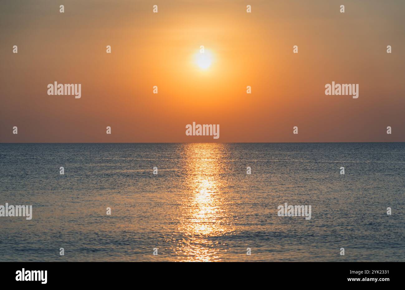 Beautiful coastal sunset soft hi-res stock photography and images - Alamy