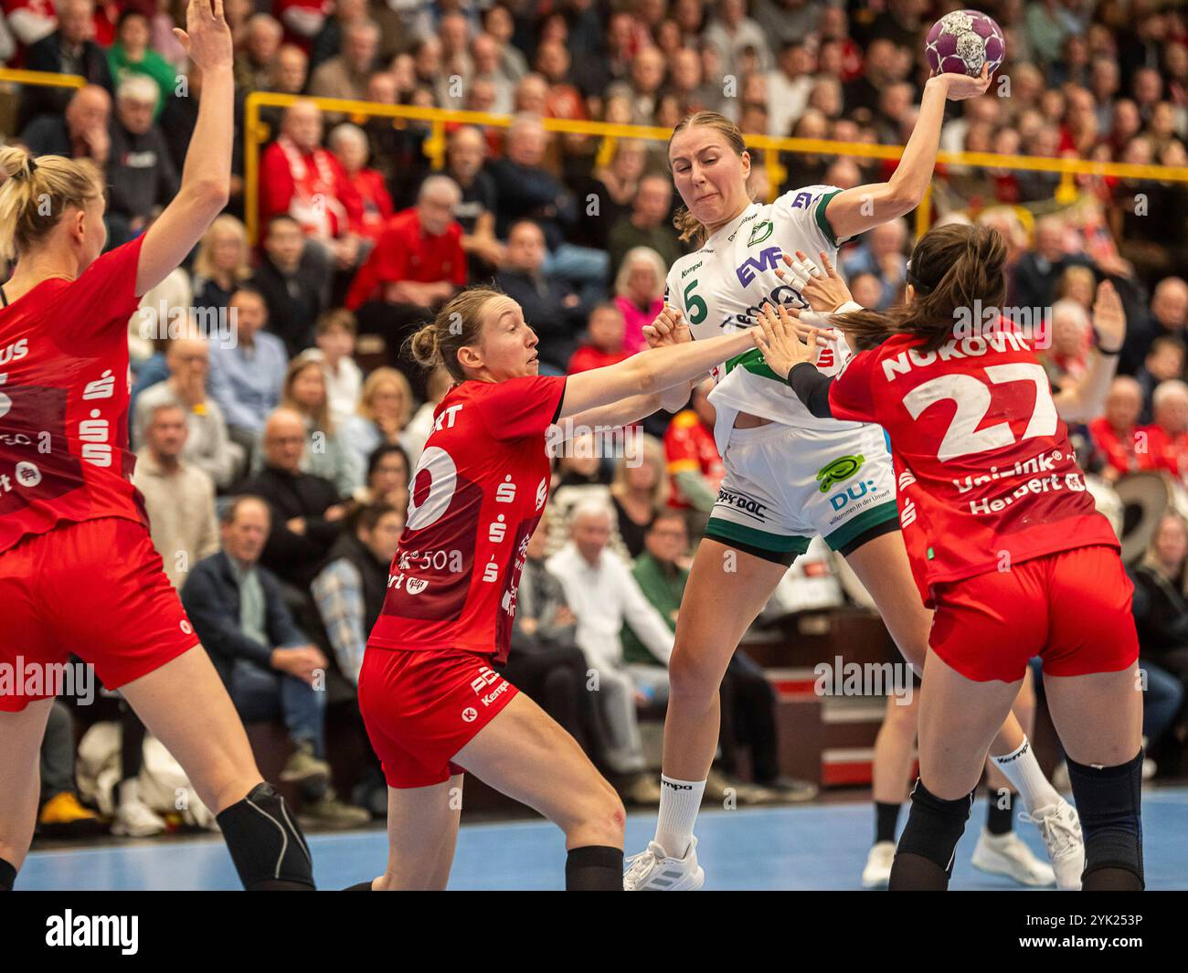 Bensheim, Deutschland. 16th Nov, 2024. Ann Kynast (Frisch Auf Frauen ...