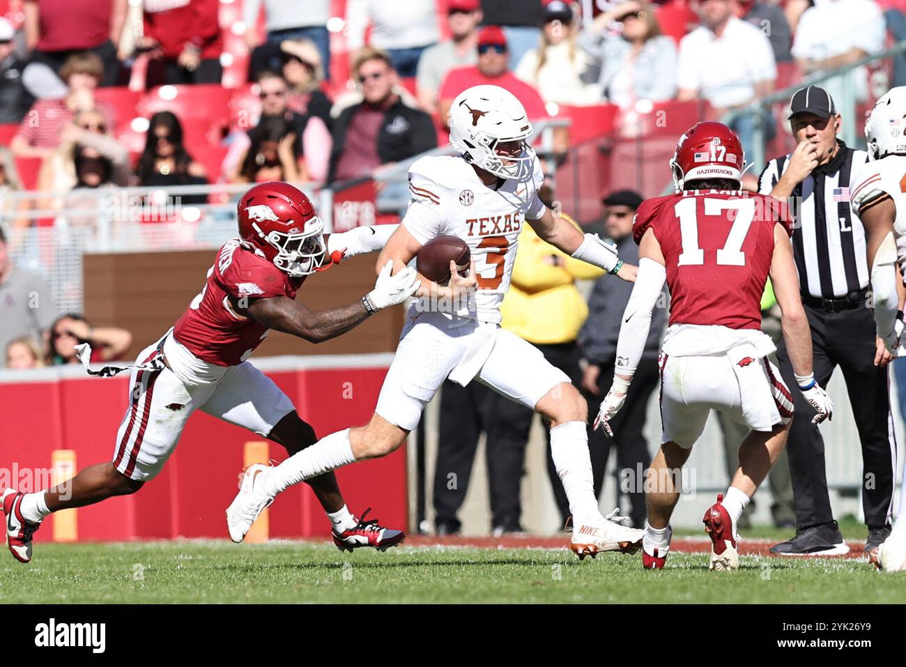 FAYETTEVILLE, AR - NOVEMBER 16: Texas Longhorns quarterback Quinn Ewers ...