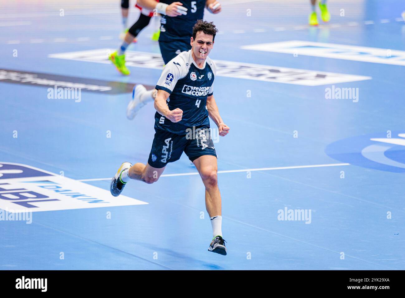 Lemgo, Deutschland. 16th Nov, 2024. Samuel Zehnder (TBV Lemgo Lippe, #04) jubelt nach Torerfolg ...