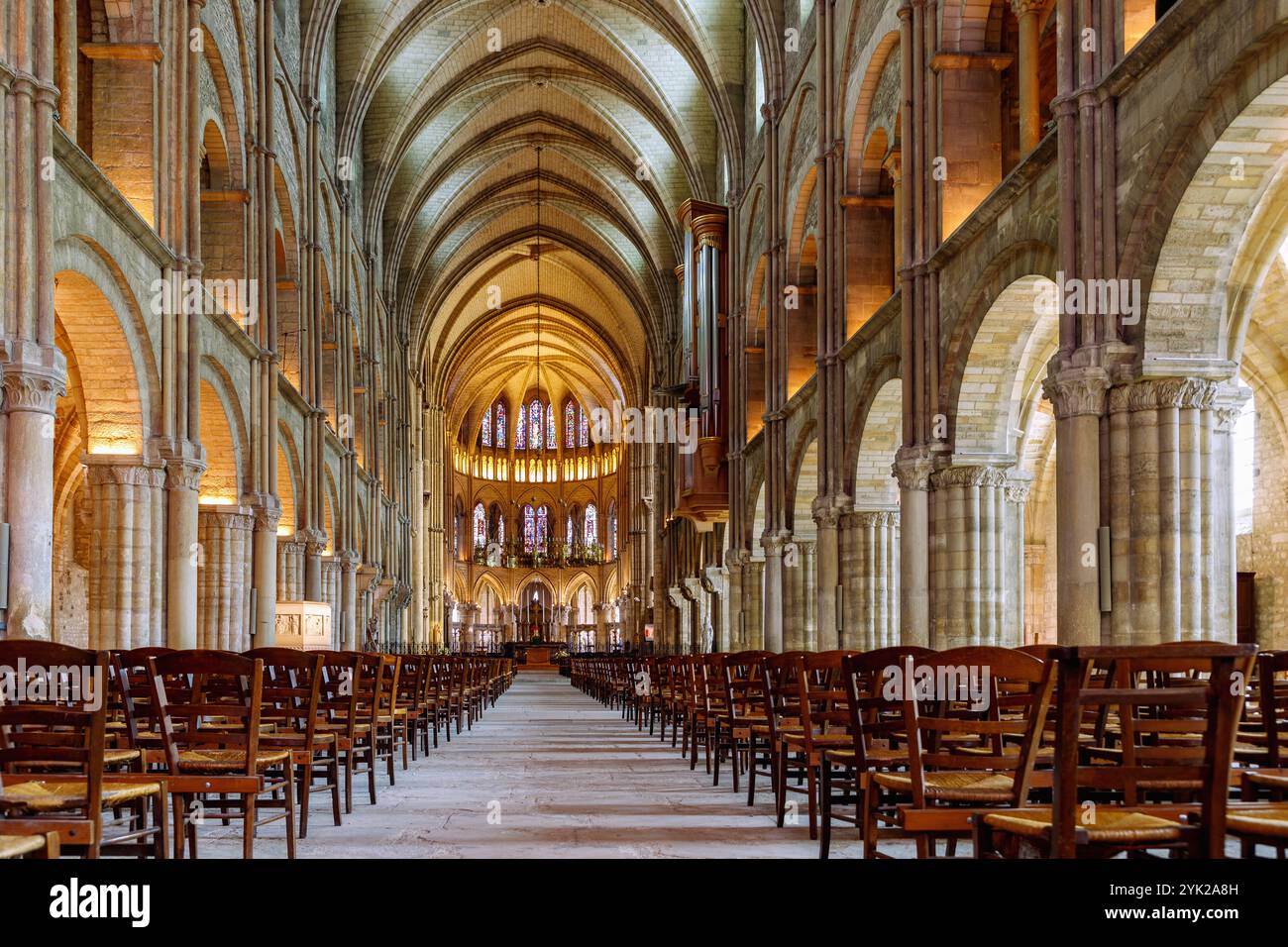 Interior of the Basilica of Saint-Remi with a view of the Romanesque ...