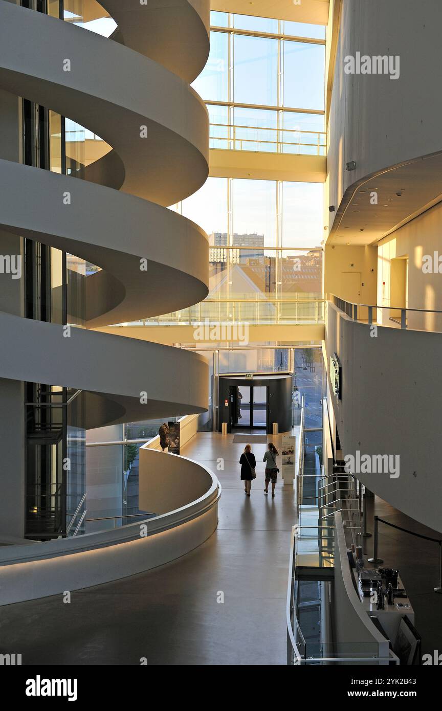 ARoS Aarhus Kunstmuseum (designed by Danish architects Schmidt Hammer ...