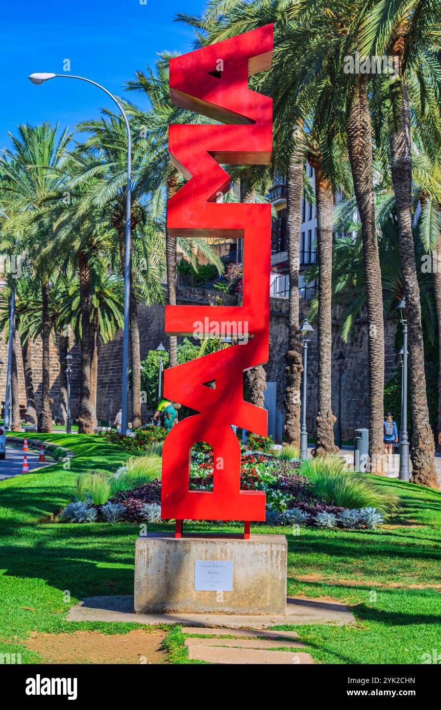 Palma red sculpture hi-res stock photography and images - Alamy