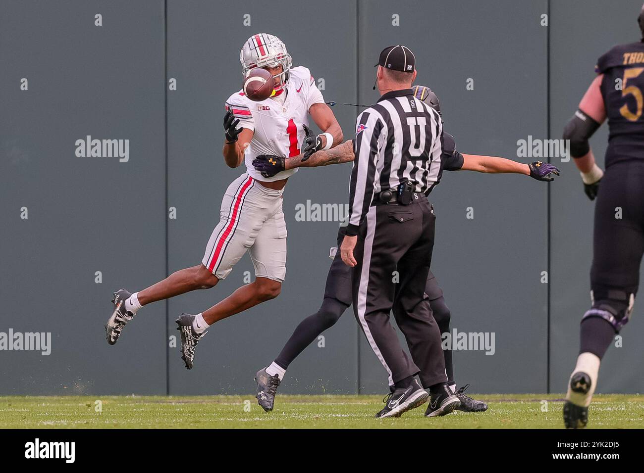 Chicago, Illinois, USA. 16th Nov, 2024. the game between the Ohio State ...