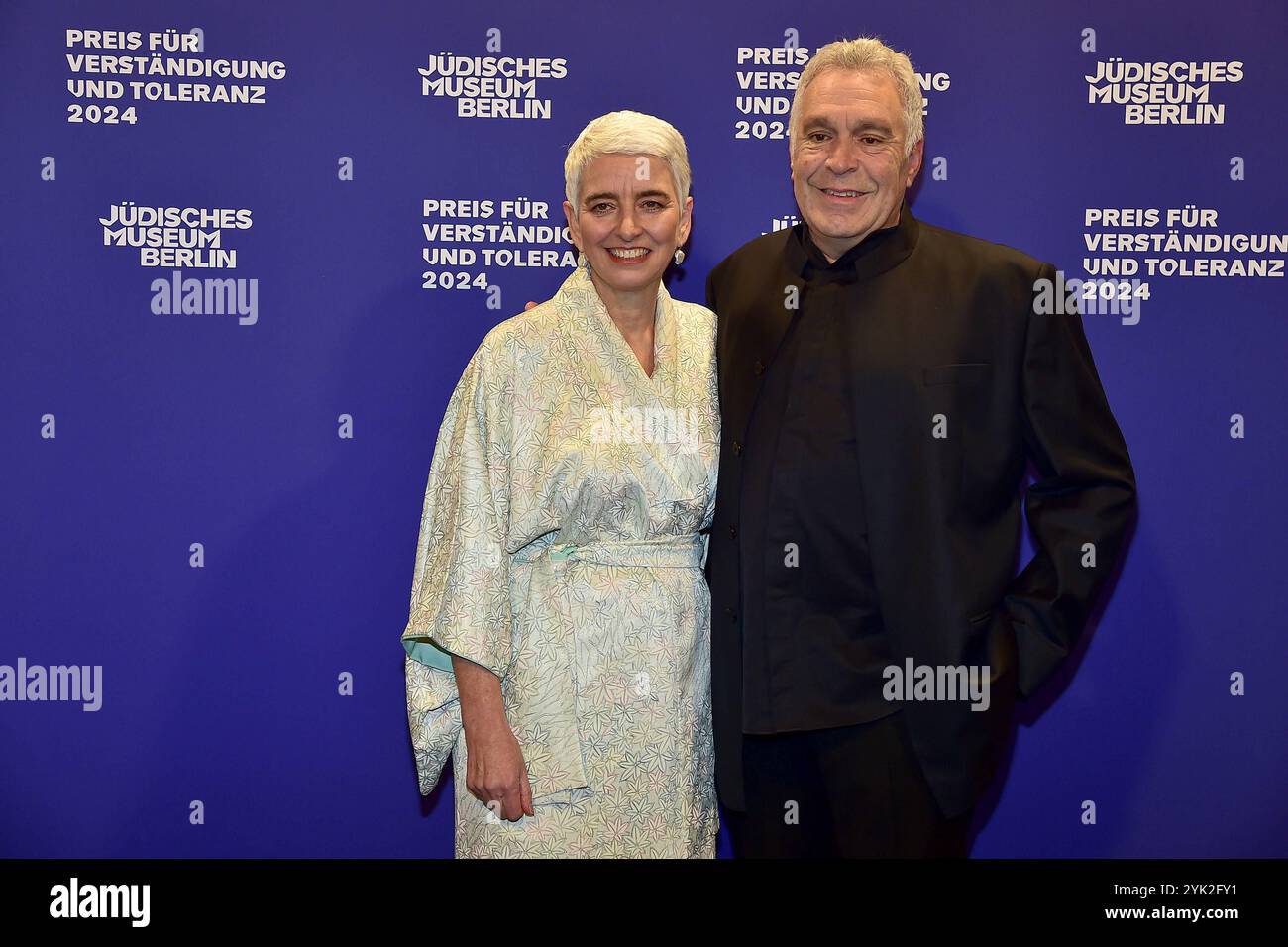 Preisverleihung fuer Verständigung und Toleranz Hetty Berg mit Ehemann Frederic Brenner Ankunft ...