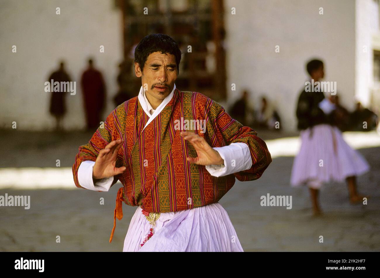 Bhutan dance traditions hi-res stock photography and images - Alamy
