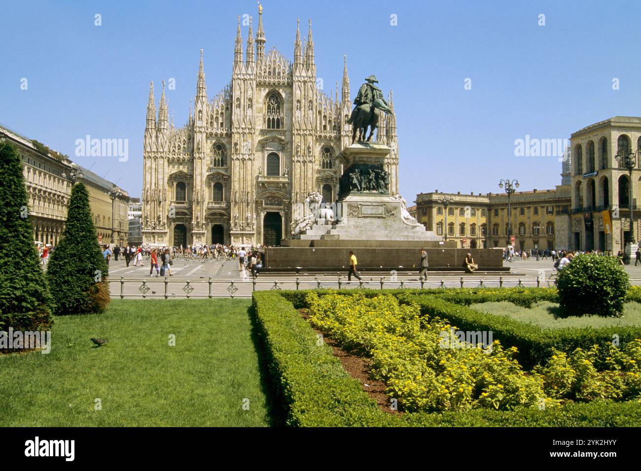 Milan squares hi-res stock photography and images - Alamy