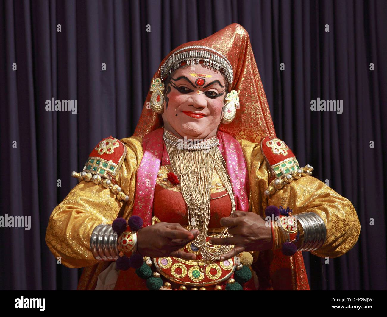 India, Kerala, Kochi, Cochin, kathakali theatre performance Stock Photo ...
