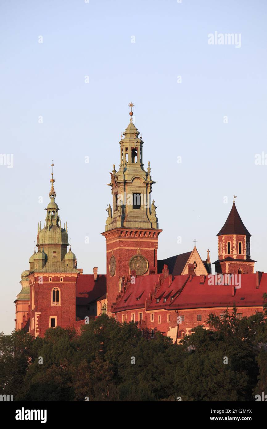 Krakow poland castle cathedrals hi-res stock photography and images - Alamy