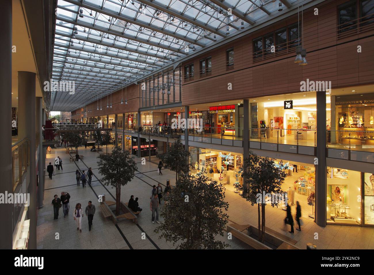 Germany, Berlin, Potsdamer Platz, Atrium shopping centre Stock Photo ...