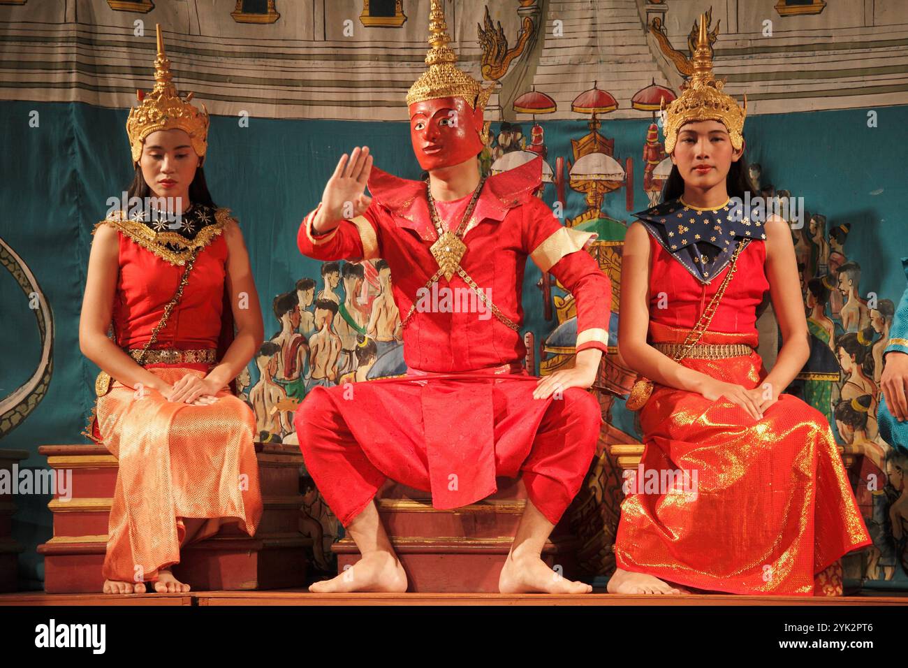 Laos dance hi-res stock photography and images - Alamy