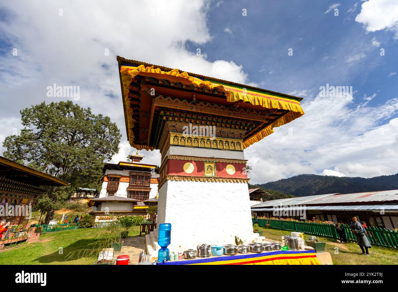 Traditional Bhutanese architecture at Tashigang Gonpa temple Stock ...