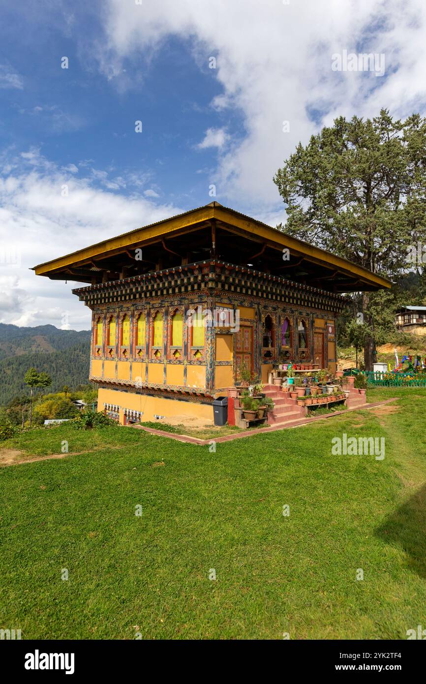 Traditional Bhutanese architecture at Tashigang Gonpa temple Stock ...