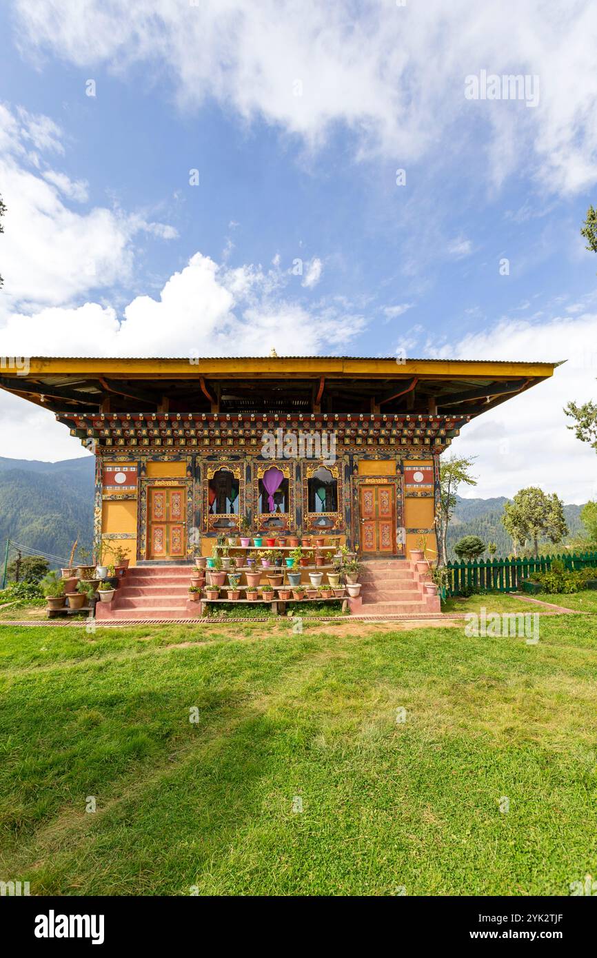 Traditional Bhutanese architecture at Tashigang Gonpa temple Stock ...