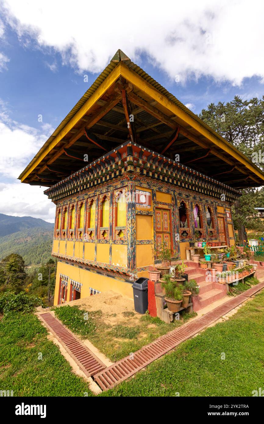 Traditional Bhutanese architecture at Tashigang Gonpa temple Stock ...
