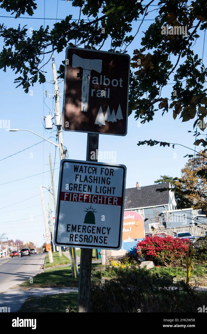 America road signs hi-res stock photography and images - Alamy