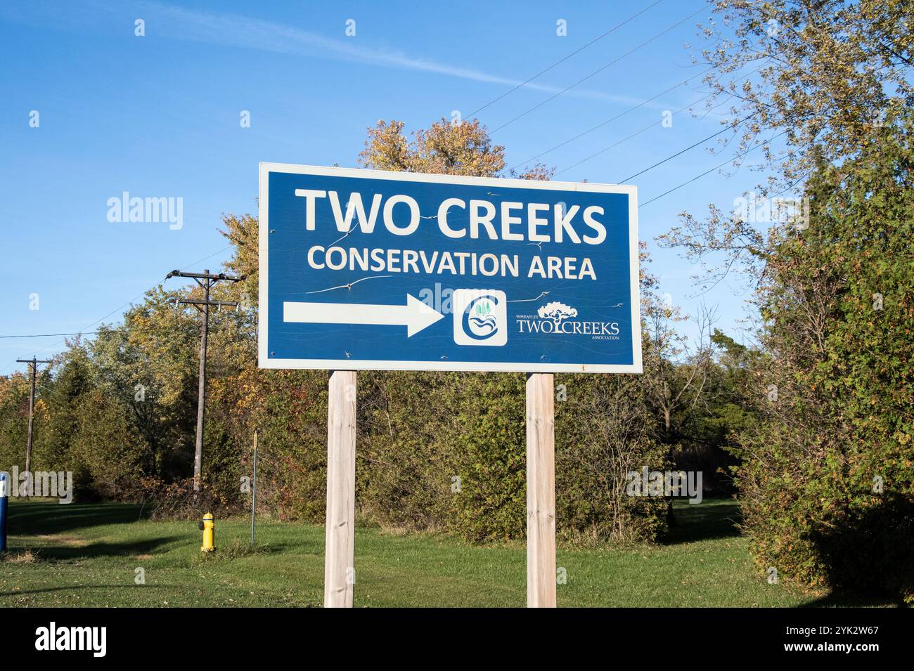 Directional sign to Two Creeks Conservation Area on Wheatley Road in ...