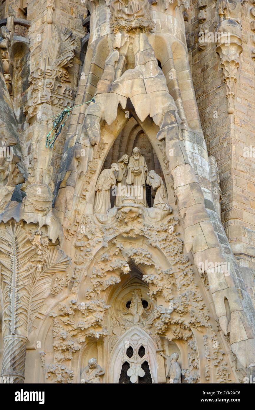 BARCELONA, SPAIN - October 3, 2024: The Sagrada Fam lia, Antoni Gaudis iconic basilica, stands ...