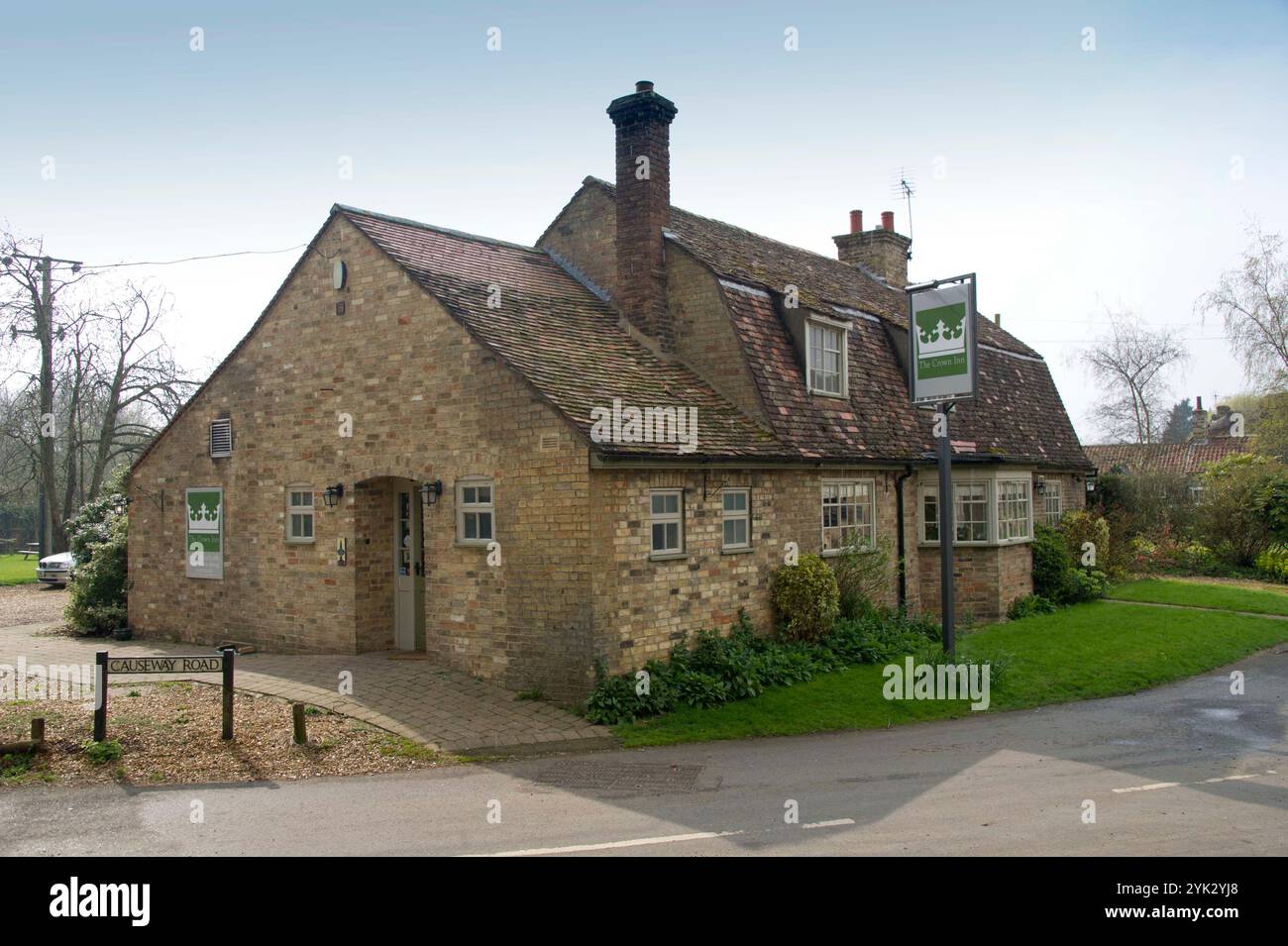 Crown Inn, Broughton Stock Photo - Alamy