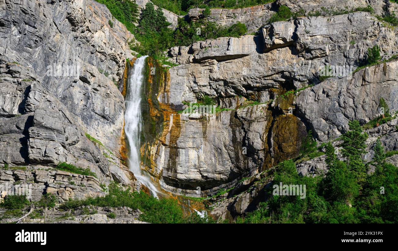 Bridal Veil Falls cascade over rocky ledge in scenic upper waterfall ...