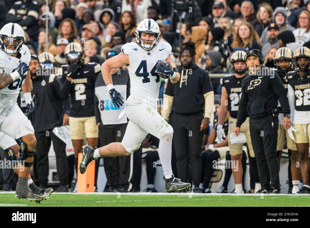 November 16, 2024, West Lafayette, Indiana, USA: Penn State tight end ...