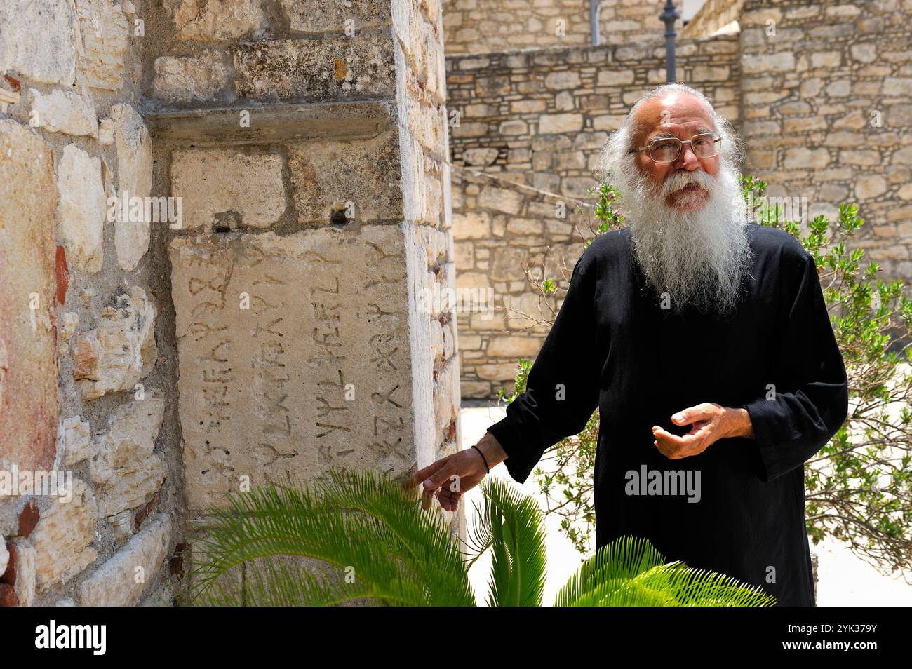 Cyprus priest hi-res stock photography and images - Alamy