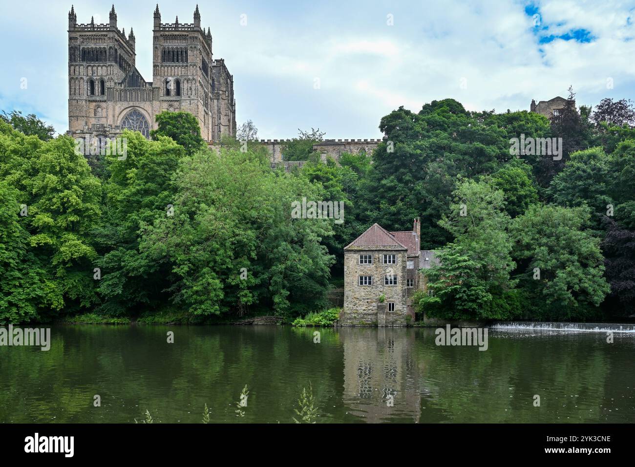 Entrance gate durham castle hi-res stock photography and images - Alamy