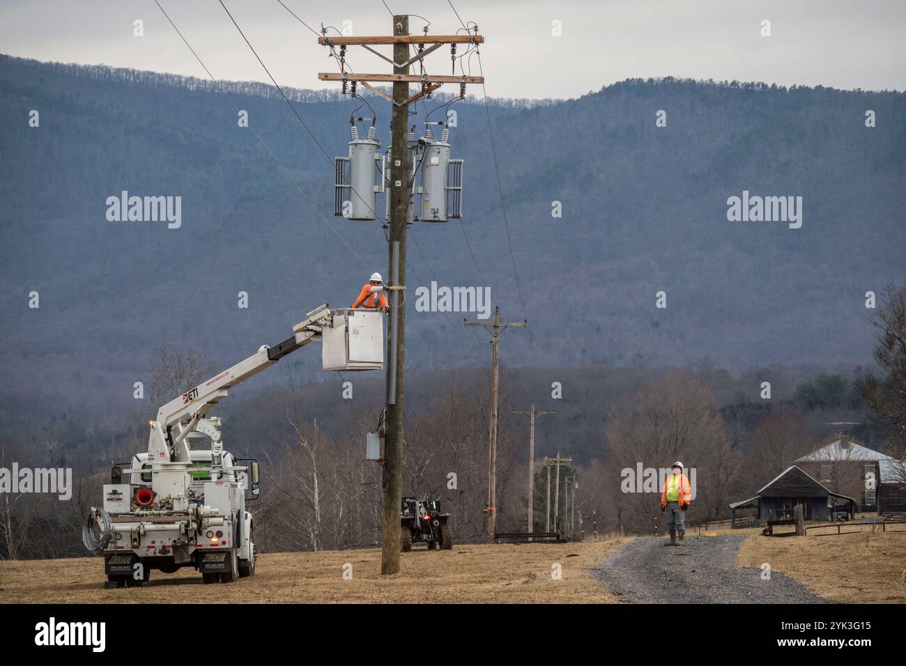 Telephone pole and fiber optic lines hi-res stock photography and ...