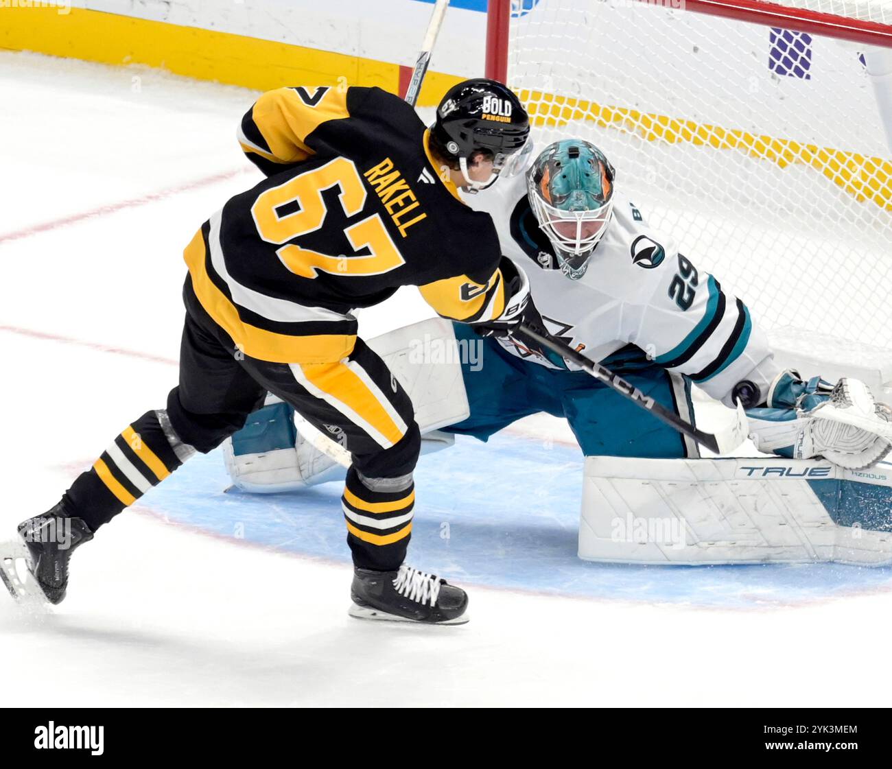 San Jose Sharks goaltender Mackenzie Blackwood (29) stops the penalty ...