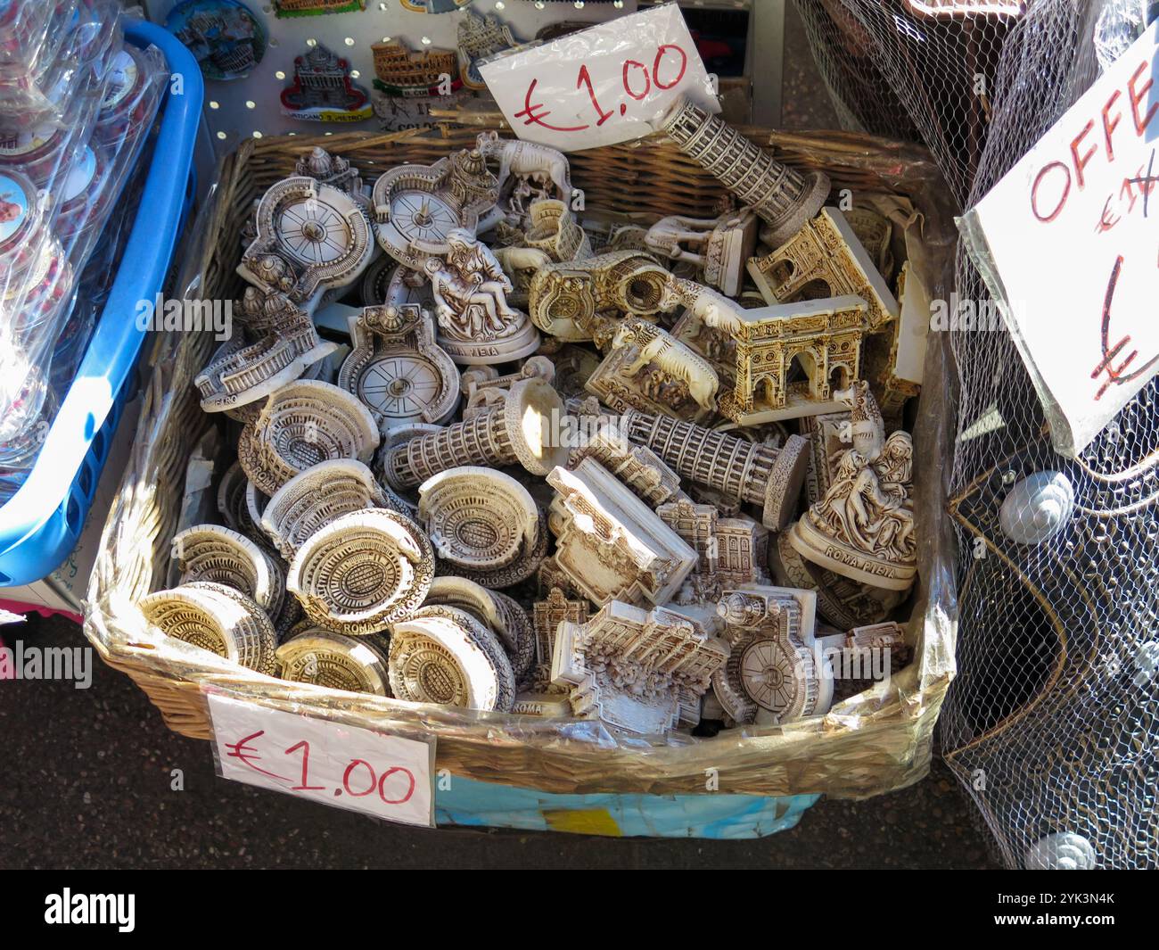 Souvenirs rome italy hi-res stock photography and images - Alamy