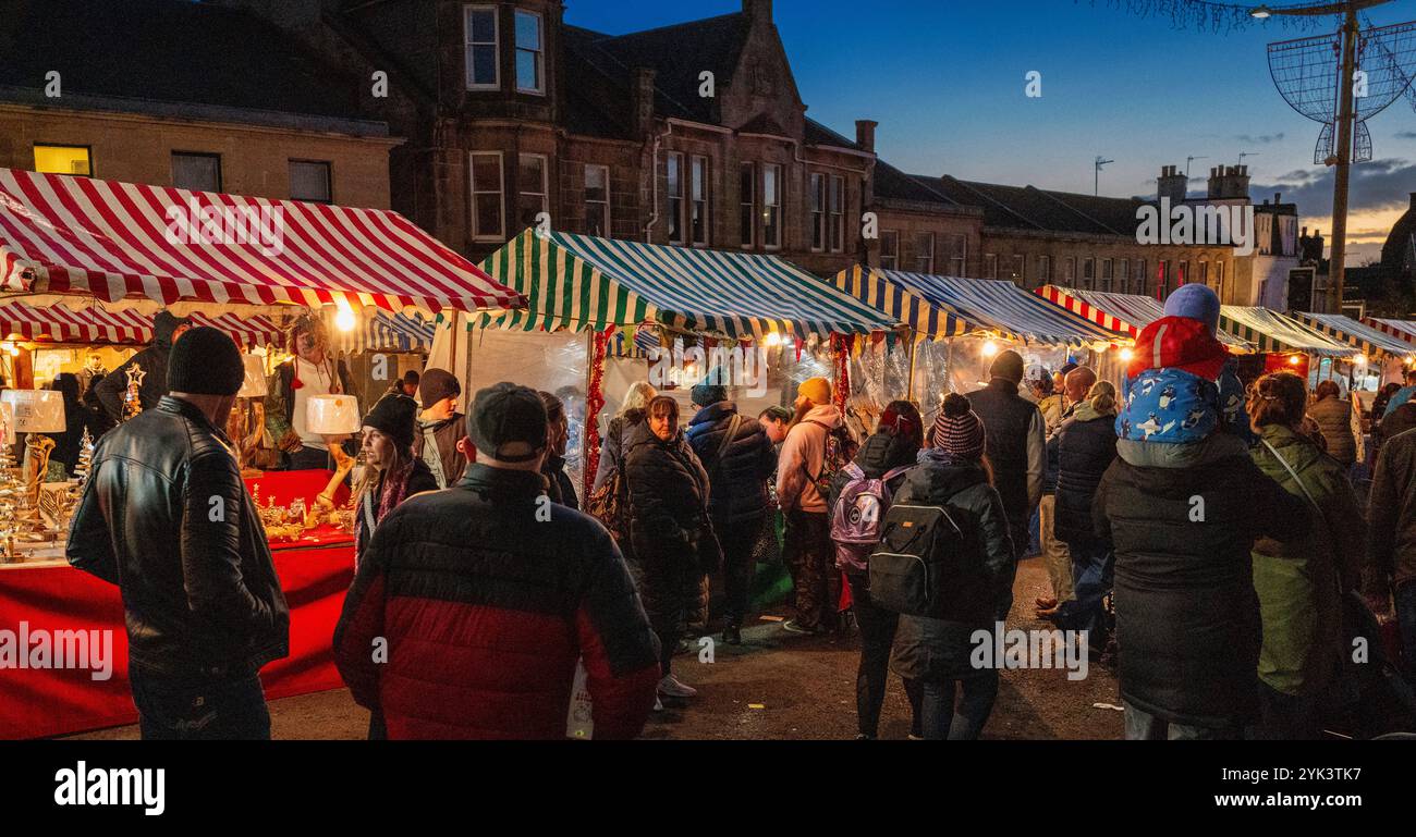 Lanark, Scotland:: Christmas street market and funfair Stock Photo - Alamy