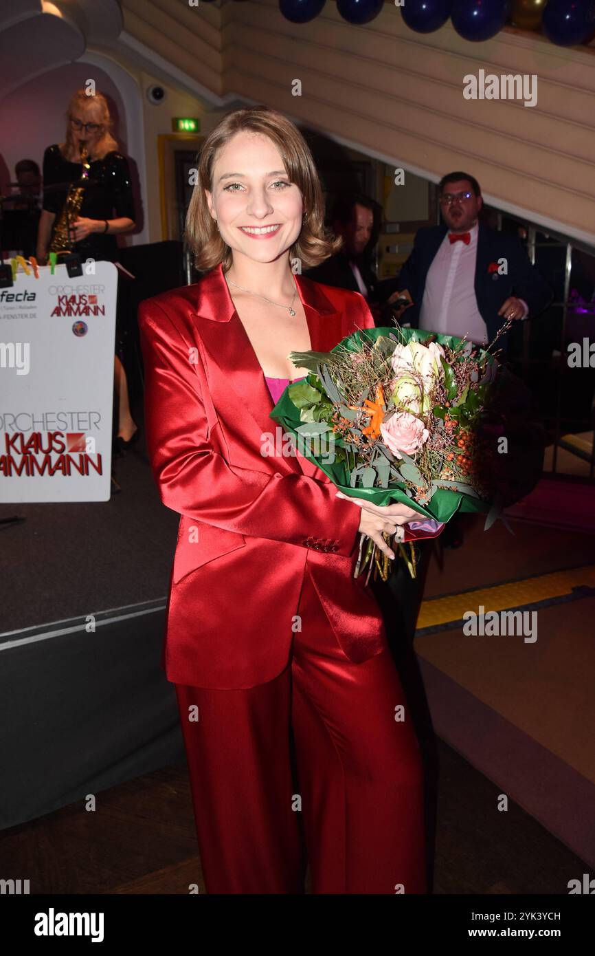Mona Meiller Moderatorin -GALLANT ESC 2024-Katze Muenchen 16.11.2024 ...