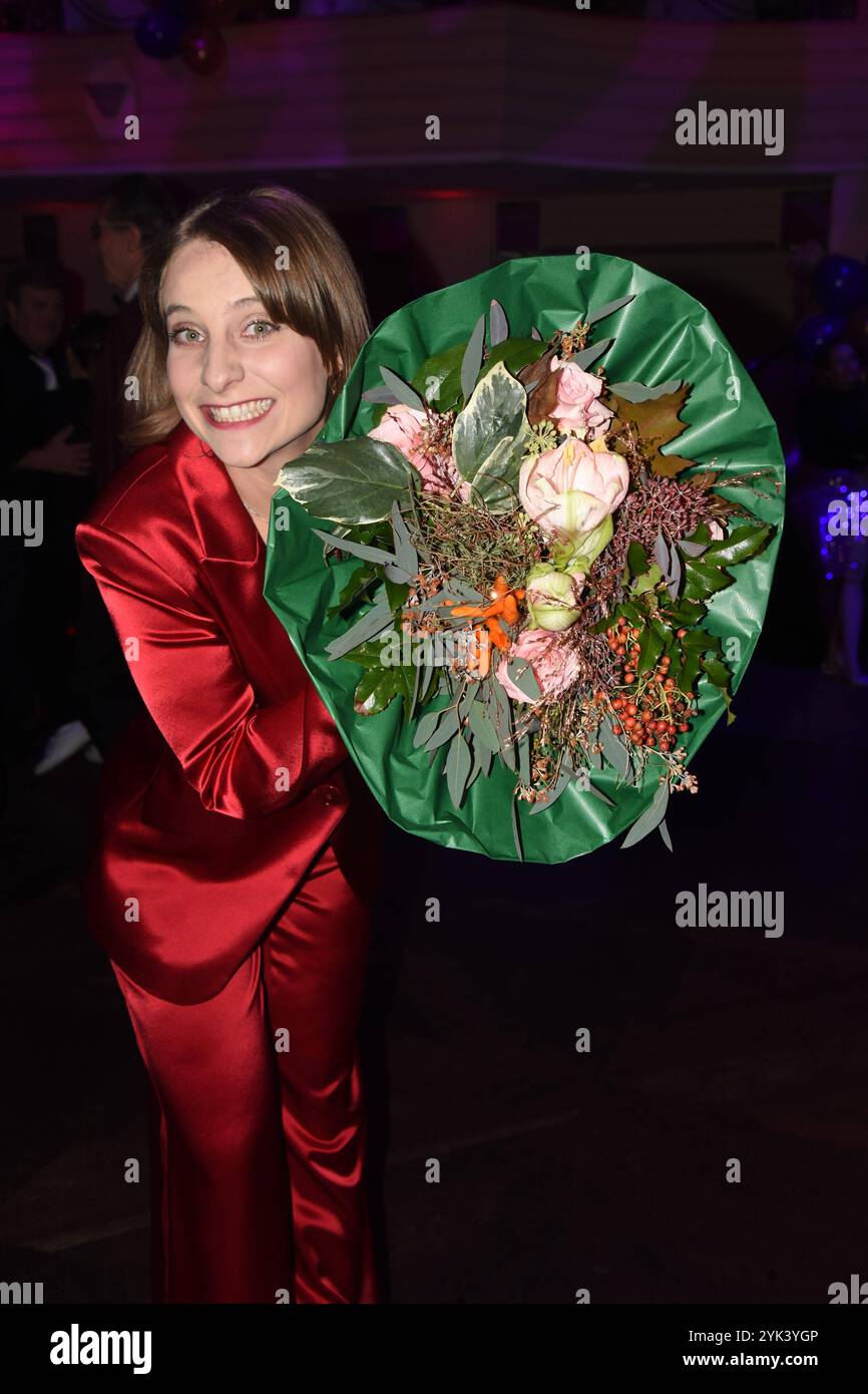 Mona Meiller Moderatorin -GALLANT ESC 2024-Katze Muenchen 16.11.2024 Bayerischer Hof Narrhalla ...