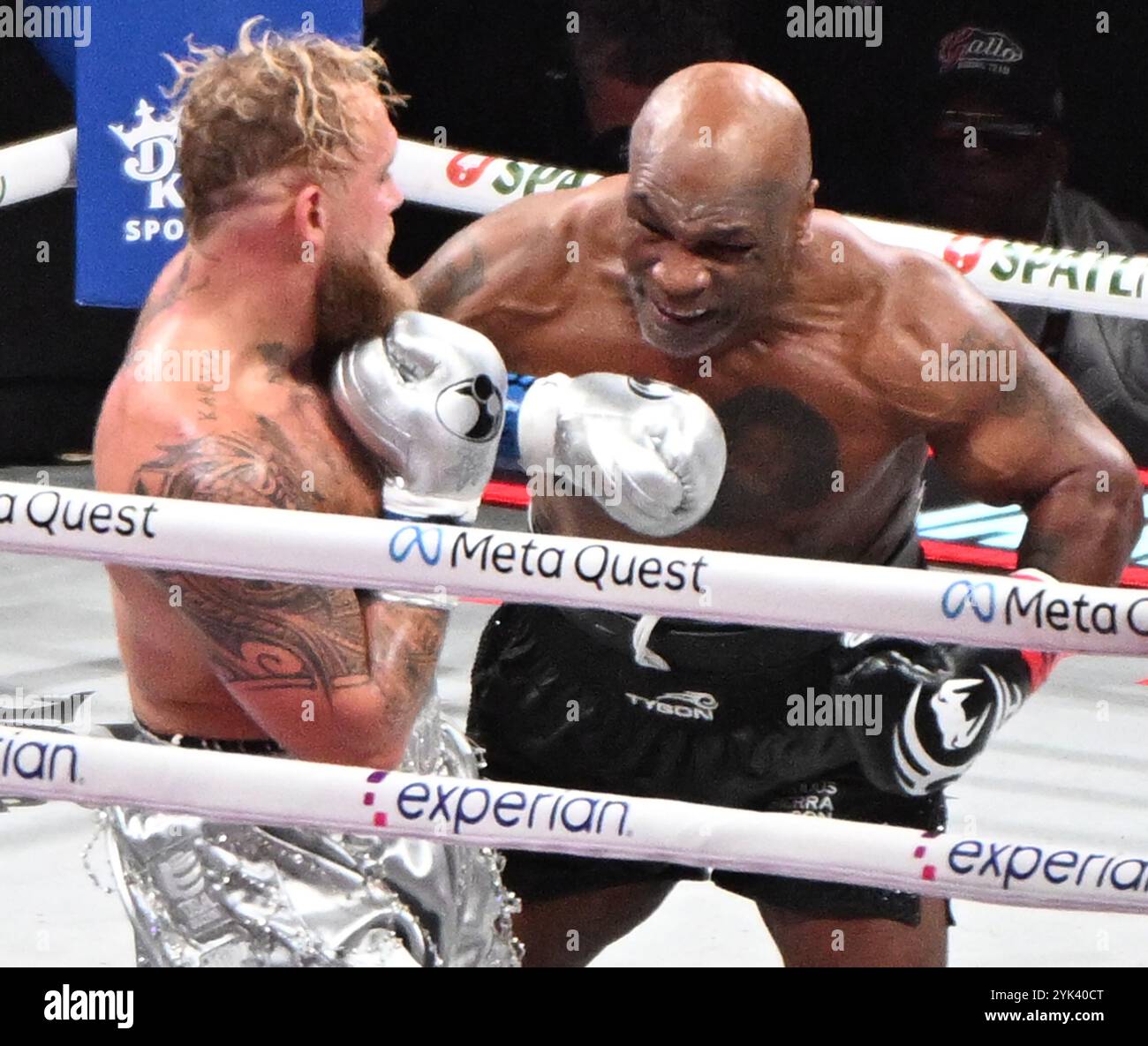 Arlington, United States. 16th Nov, 2024. Former heavy weight champion ...