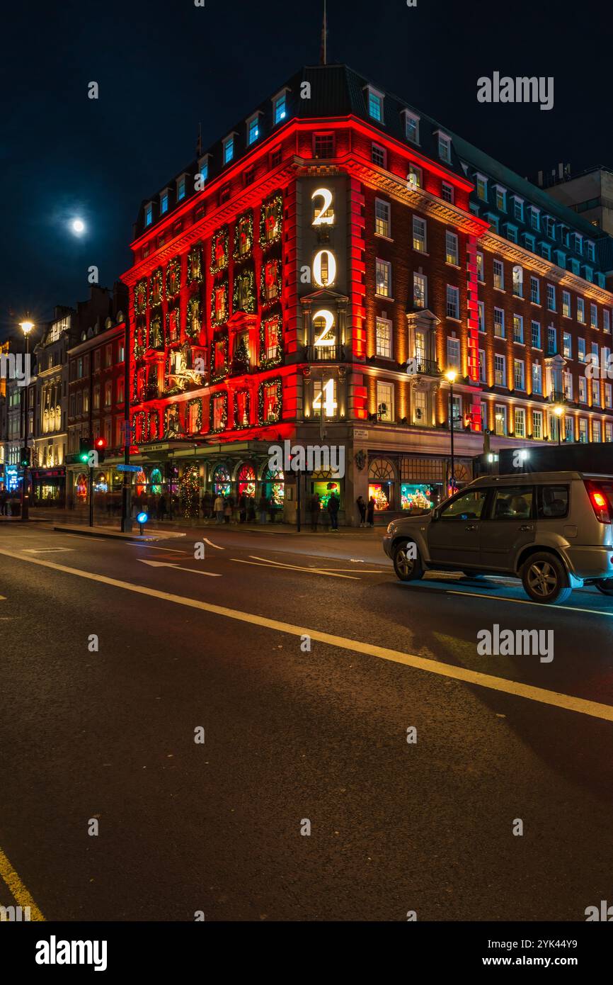 LONDON, UK - NOVEMBER 15, 2024: Fortnum and Mason is decorated for ...