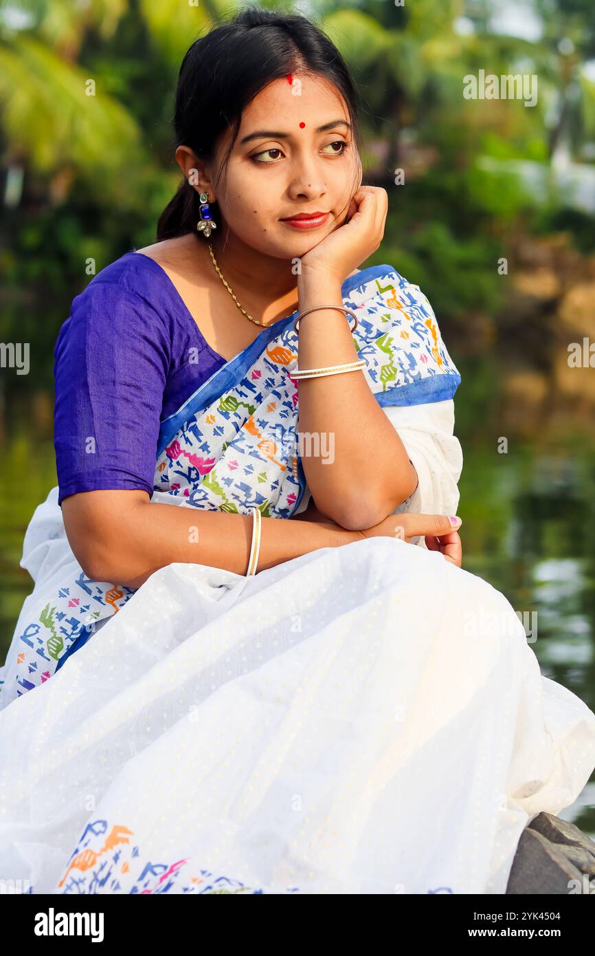 India girl cute beautiful hi-res stock photography and images - Alamy