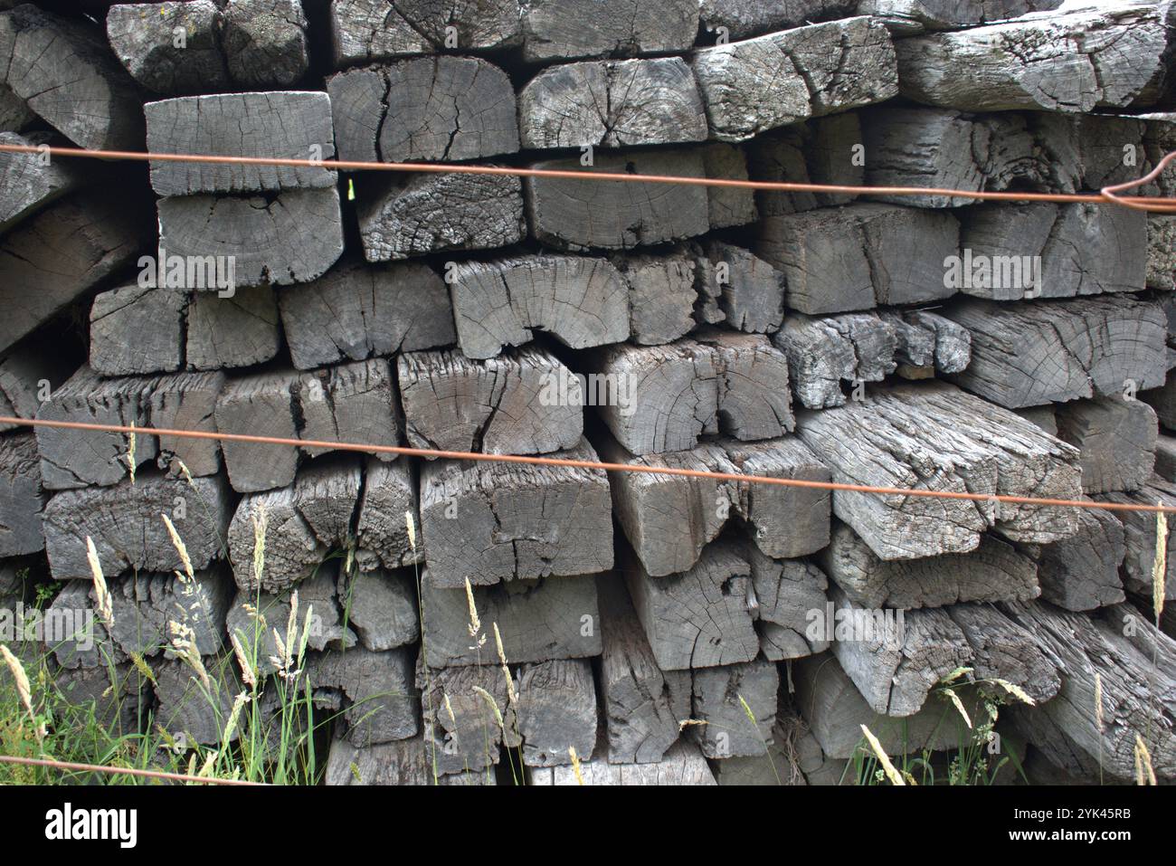 Stacked railway sleepers hi-res stock photography and images - Alamy
