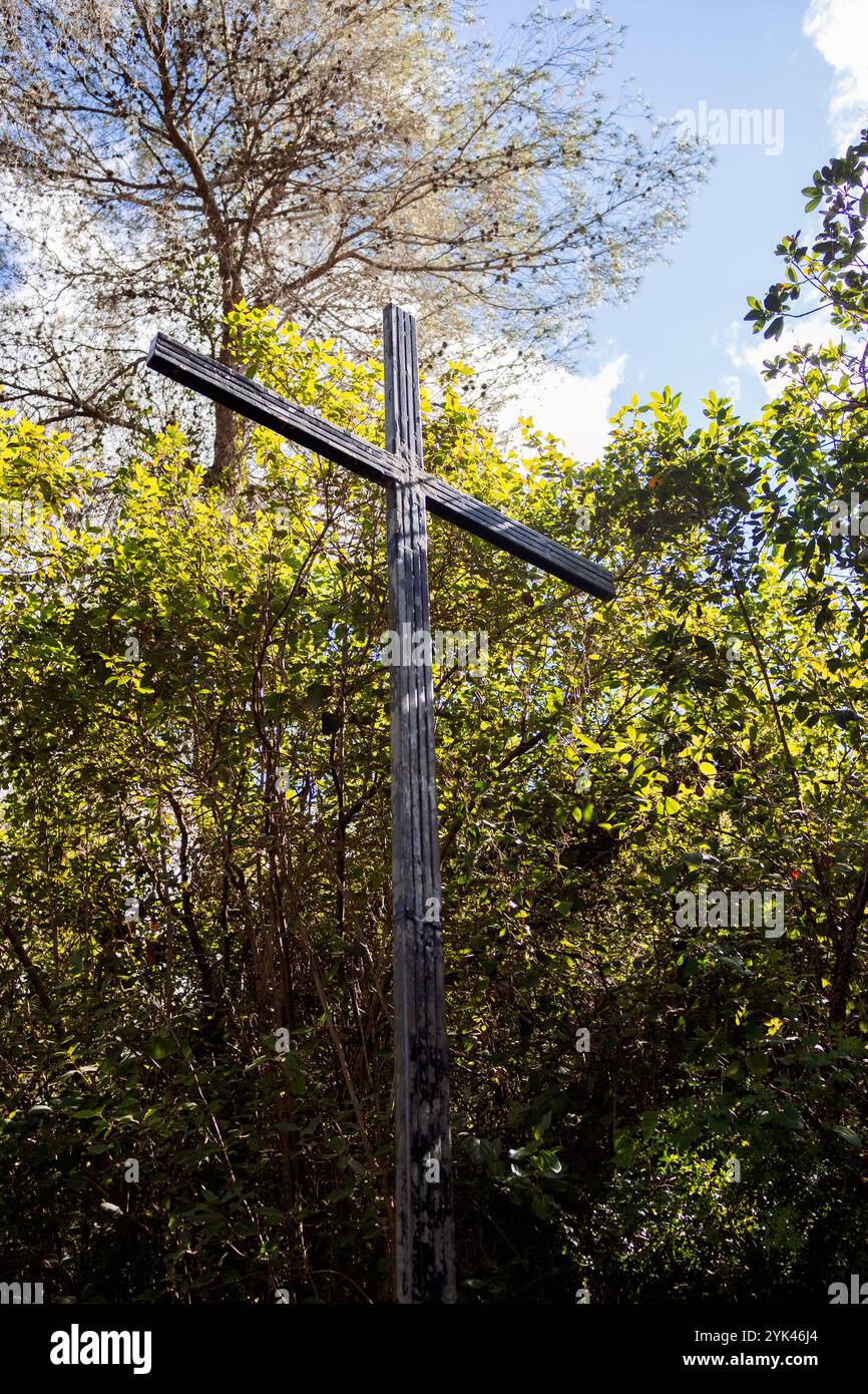 Rustic wooden cross in sunlight Stock Photo - Alamy