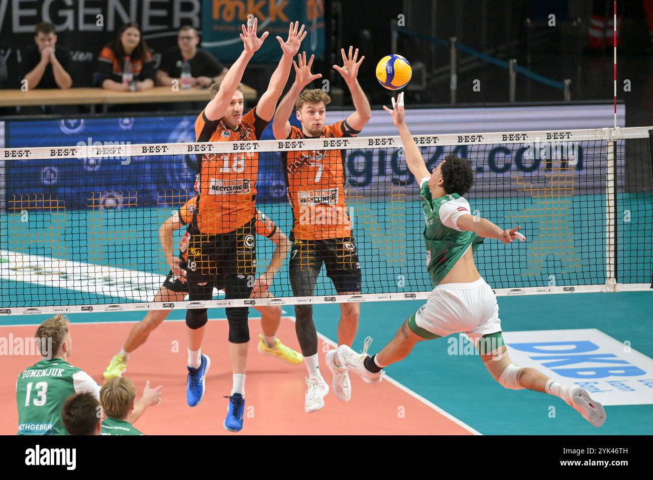 Berlin, Deutschland 16. November 2024: 1. VBL - 2024/2025 - Berlin Recycling Volleys vs. TSV ...