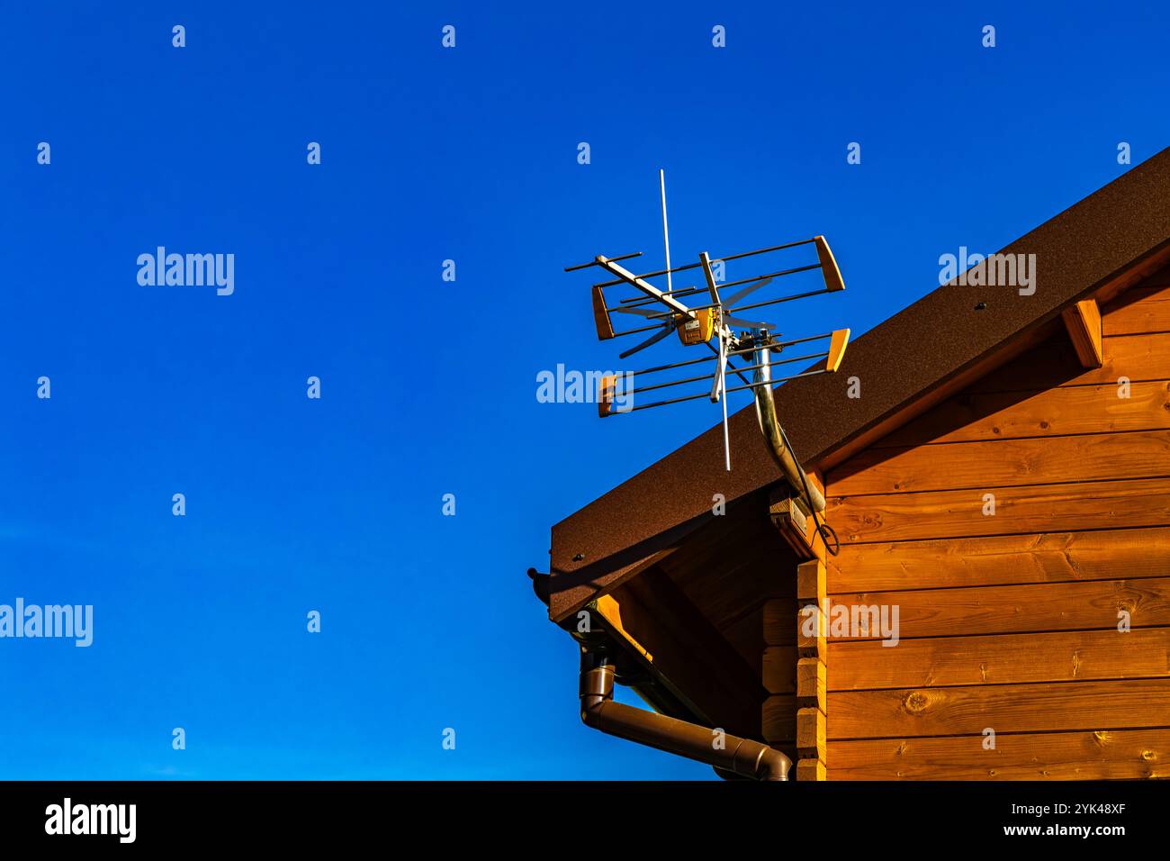 Vhf tv antenna system hi-res stock photography and images - Alamy
