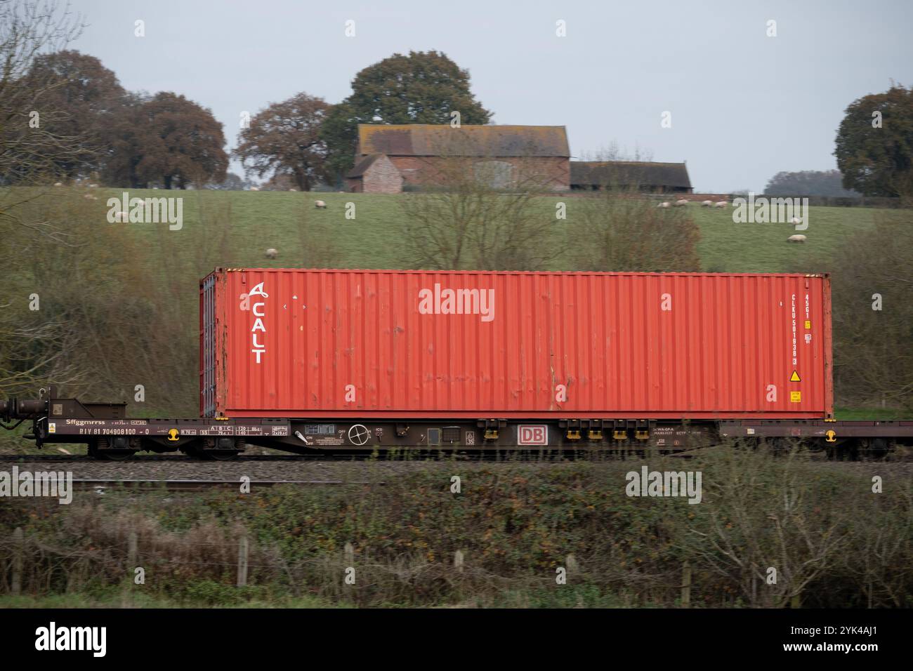 Containerized shipping hi-res stock photography and images - Alamy