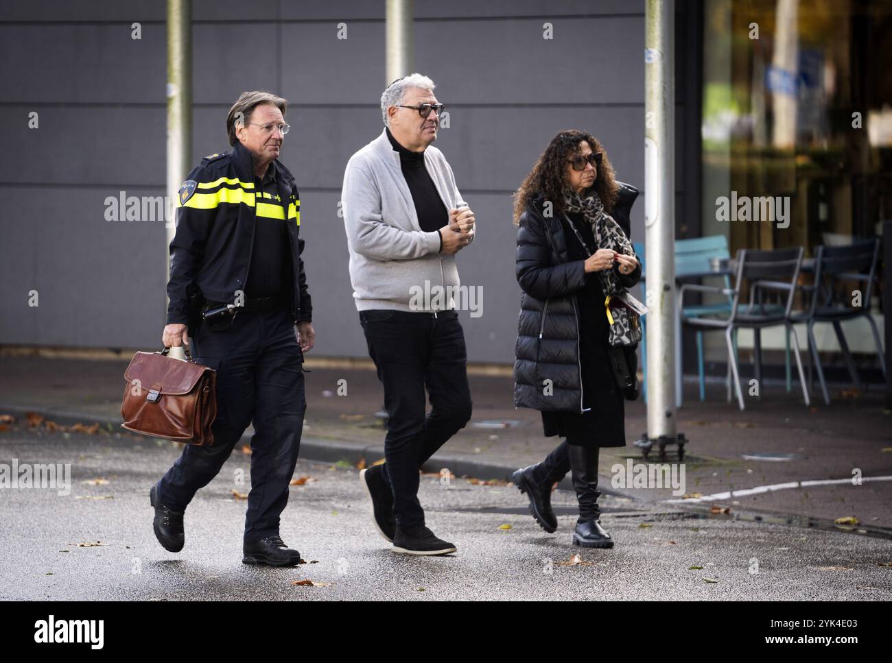 AMSTERDAM - Police Chief Peter Holla and Chanan Hertzberger, chairman ...