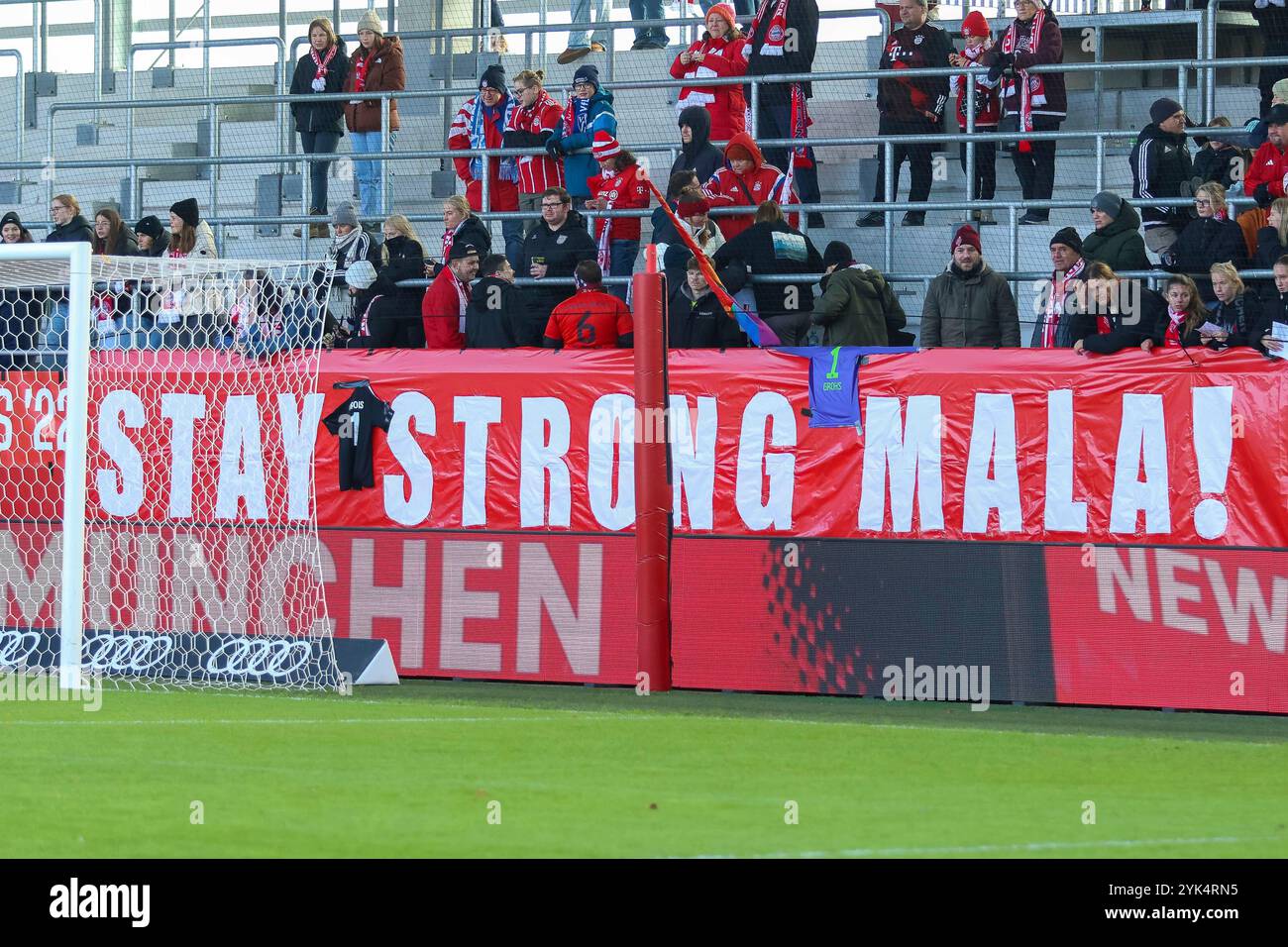 Muenchen, Deutschland. 17th Nov, 2024. Fanbanner fuer die an Krebs ...